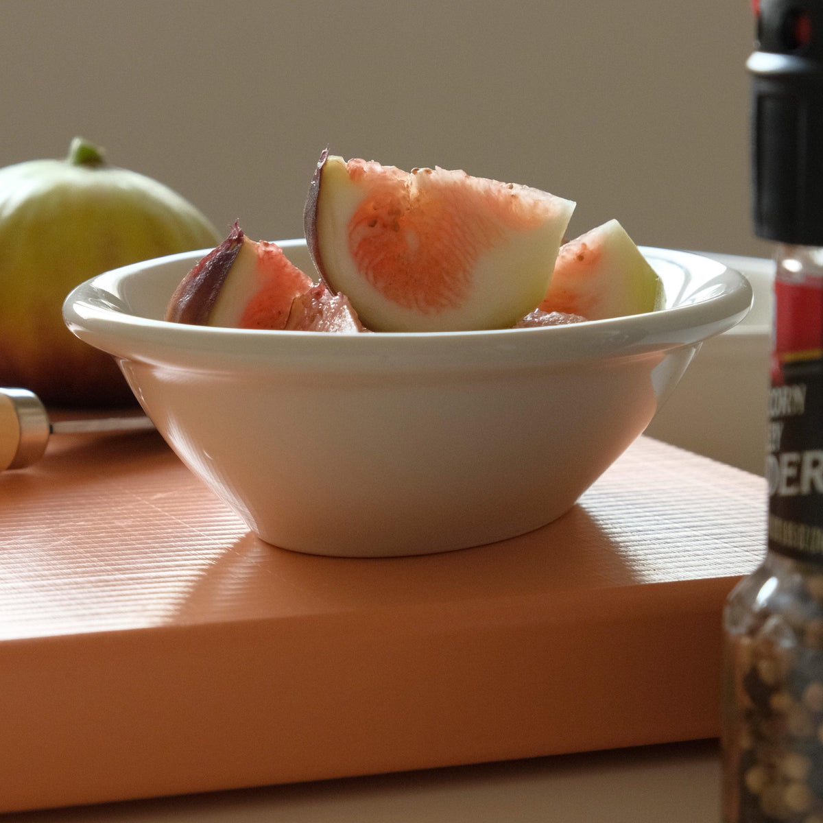 Tuxton Eggshell 橢圓小碟 – MATE